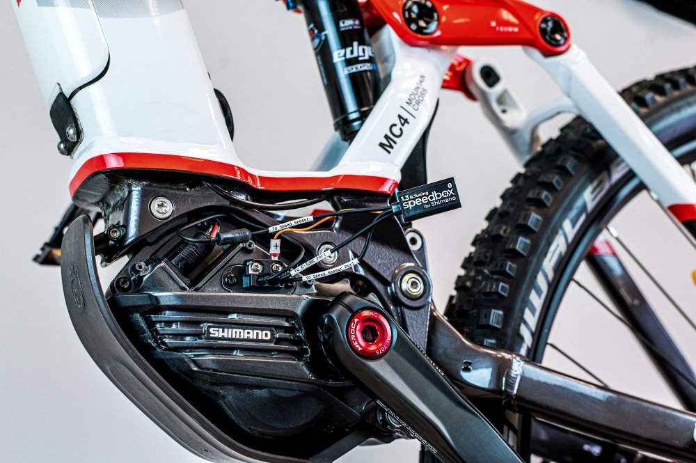 SpeedBox tuning chip with Bluetooth for e-bikes with Shimano EP8 mid ...